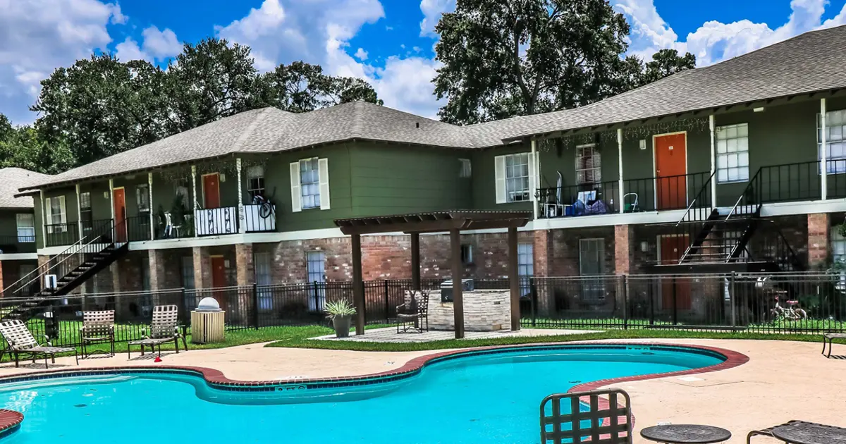 Home | Spring Pine Apartments